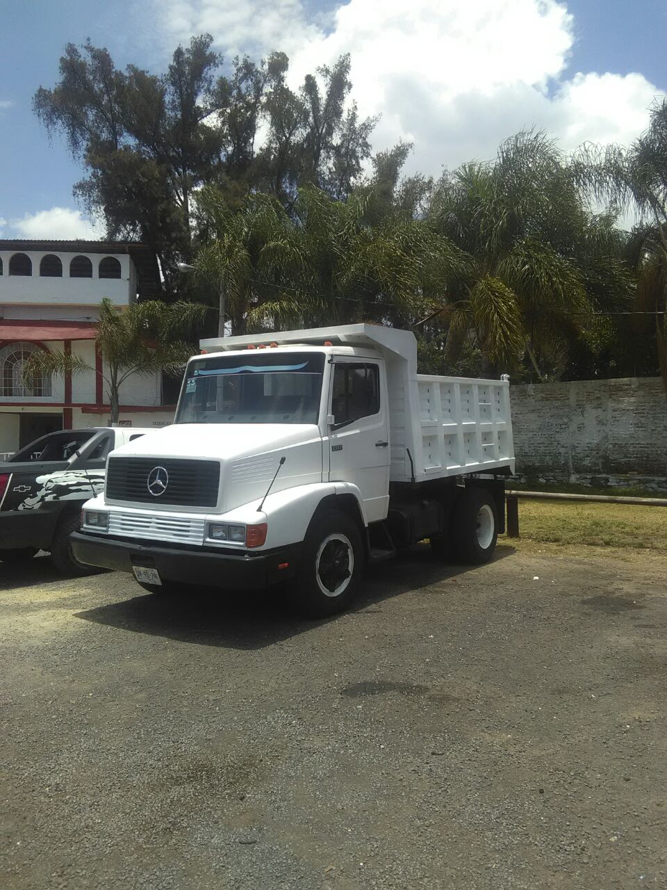 Mano a Mano - Camion de Volteo Mercedes 92