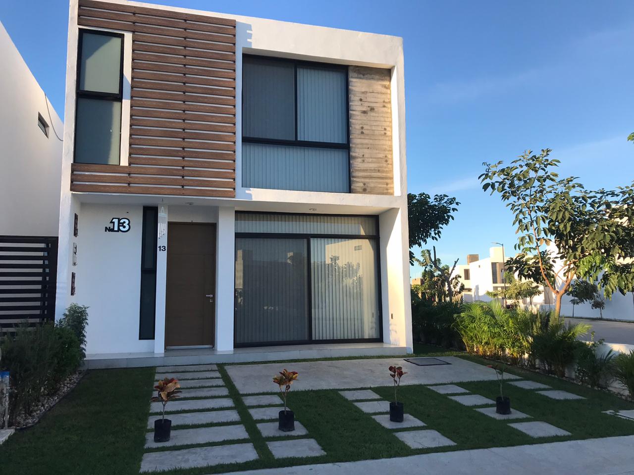 Mano a Mano - Bienes Raíces Puerto Vallarta y Riviera Nayarit