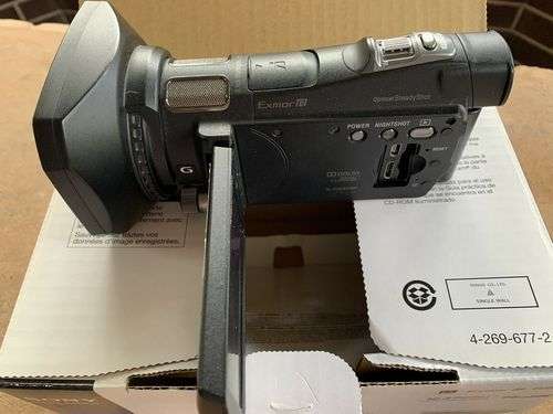 Mano a Mano - Sony CX700 High Definition Hard Drive & SD Card