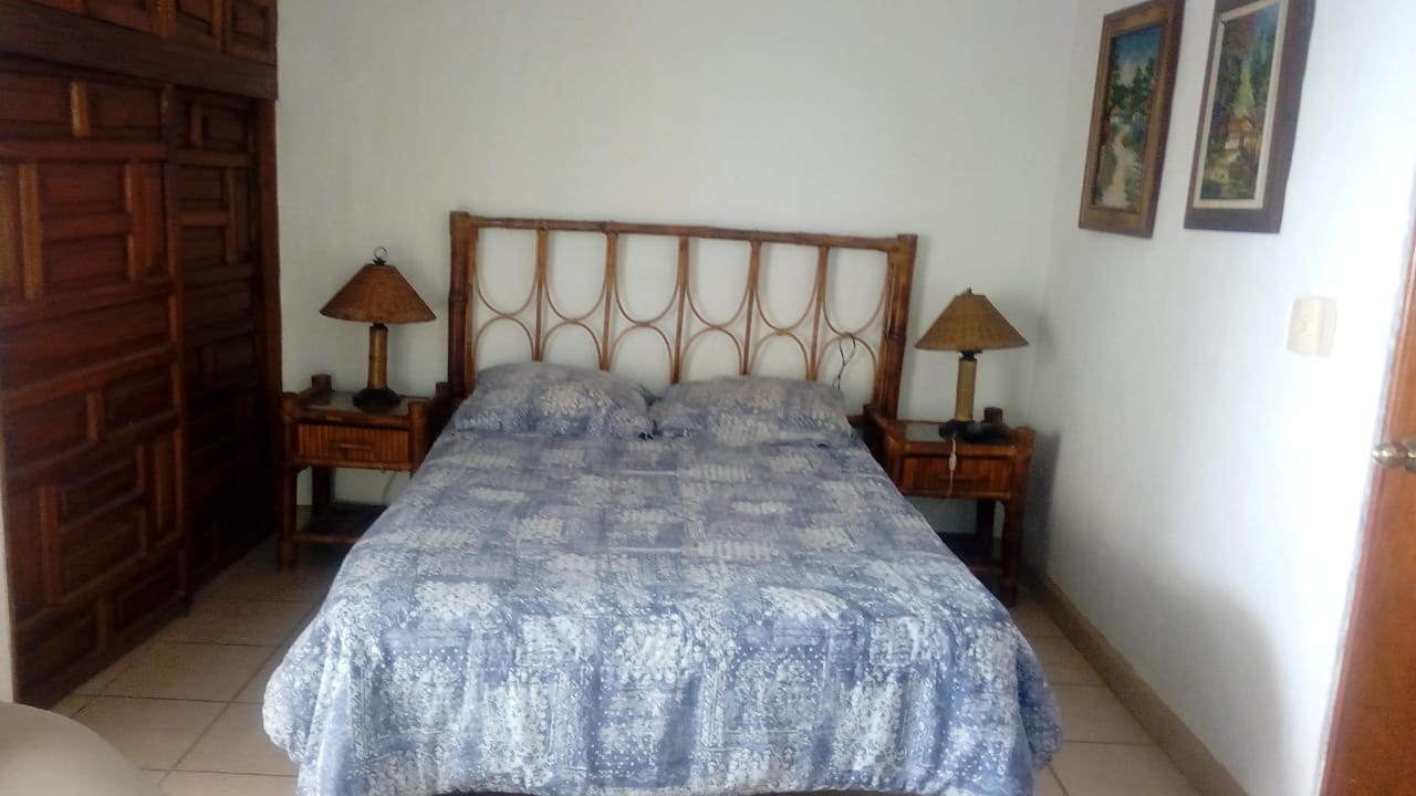 Mano a Mano - Renta de recamara amueblada