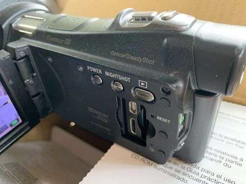 Mano a Mano - Sony CX700 High Definition Hard Drive & SD Card