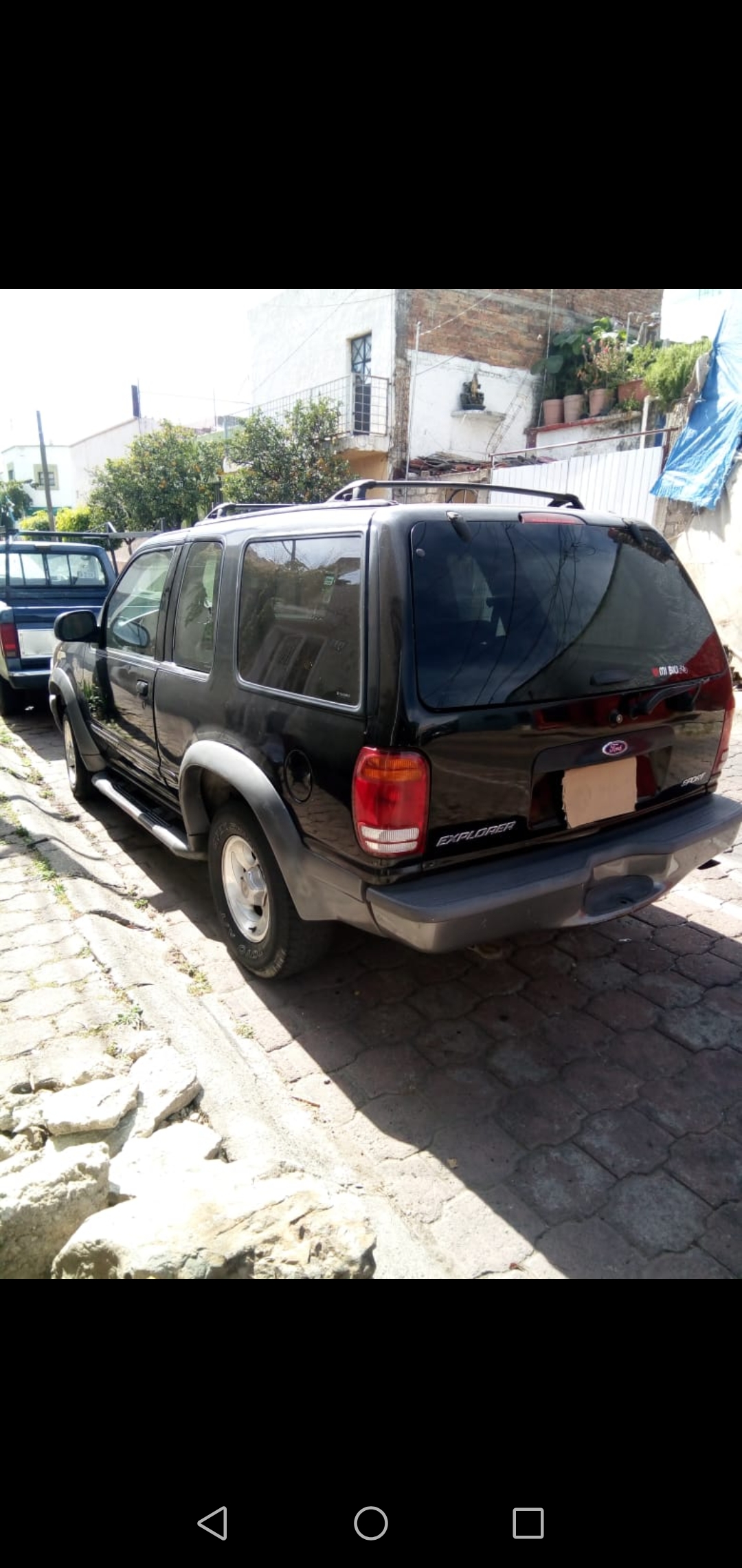 Mano a Mano - Explorer Sport 2000
